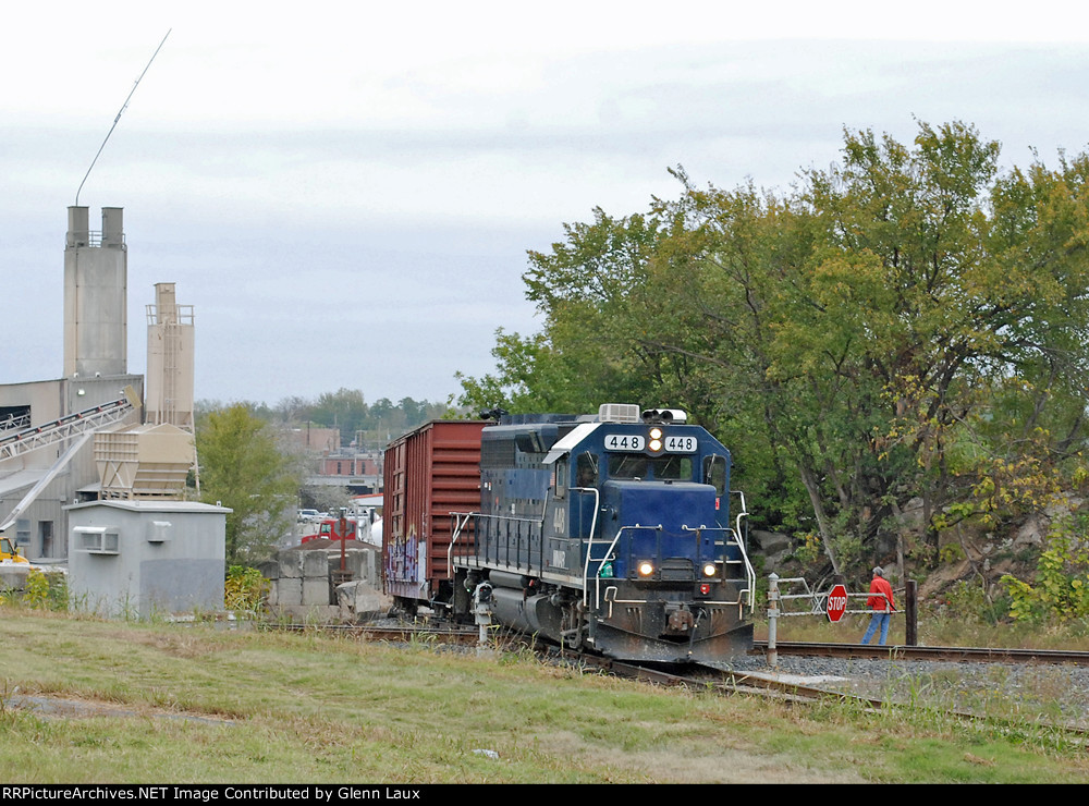 MNA 448 crosses the flange over diamond